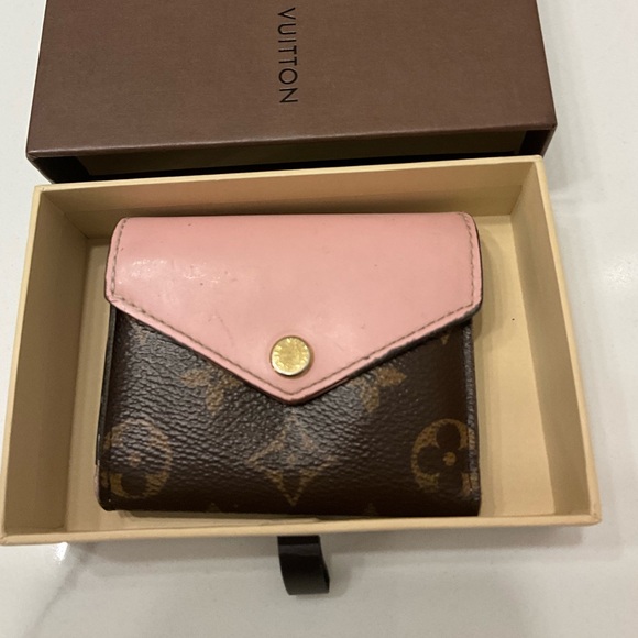 Louis Vuitton | Bags | Louis Vuitton Zoe Pink Monogram Snap Wallet ...